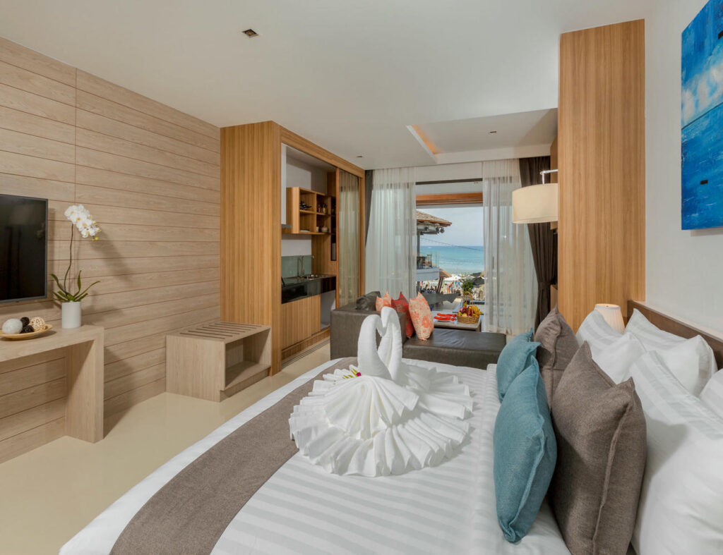 Kudo Hotel and Beach Club | Ocean front Beach Resort Front Suite